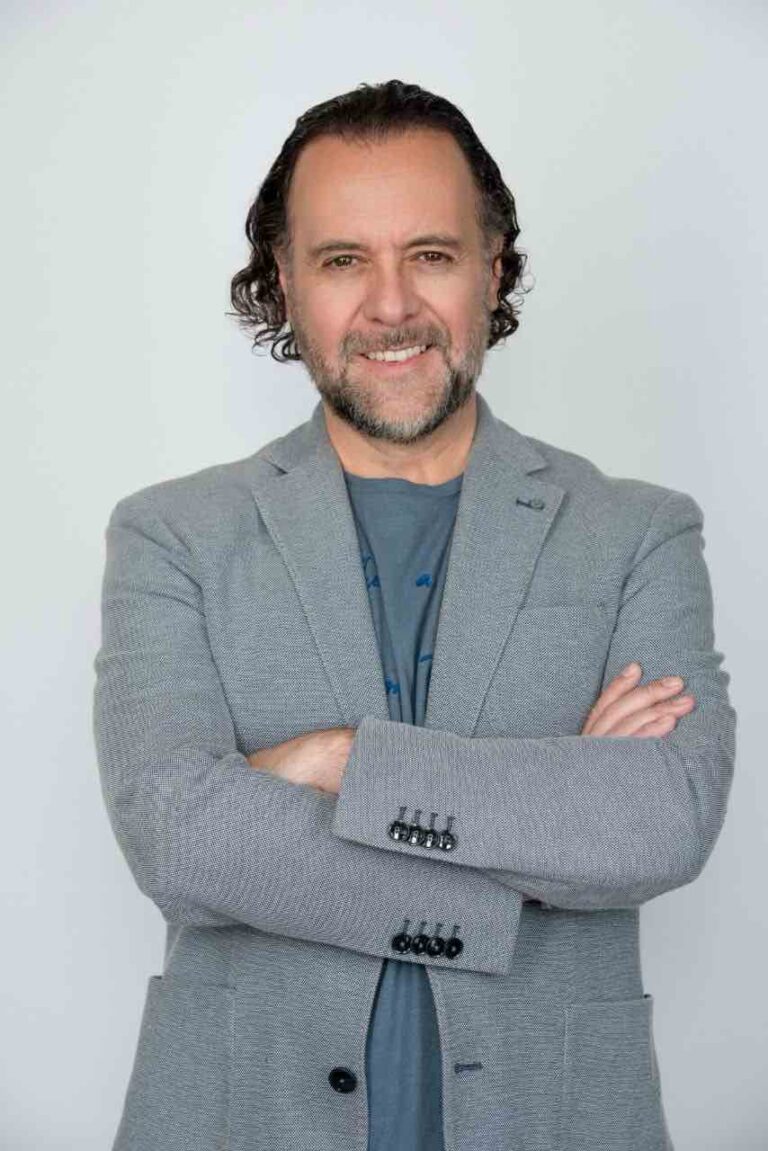 RENÉ GARCÍA PRESENTA «VOCES EN MI CABEZA», UN VIAJE A TRAVÉS DE 50 AÑOS ...
